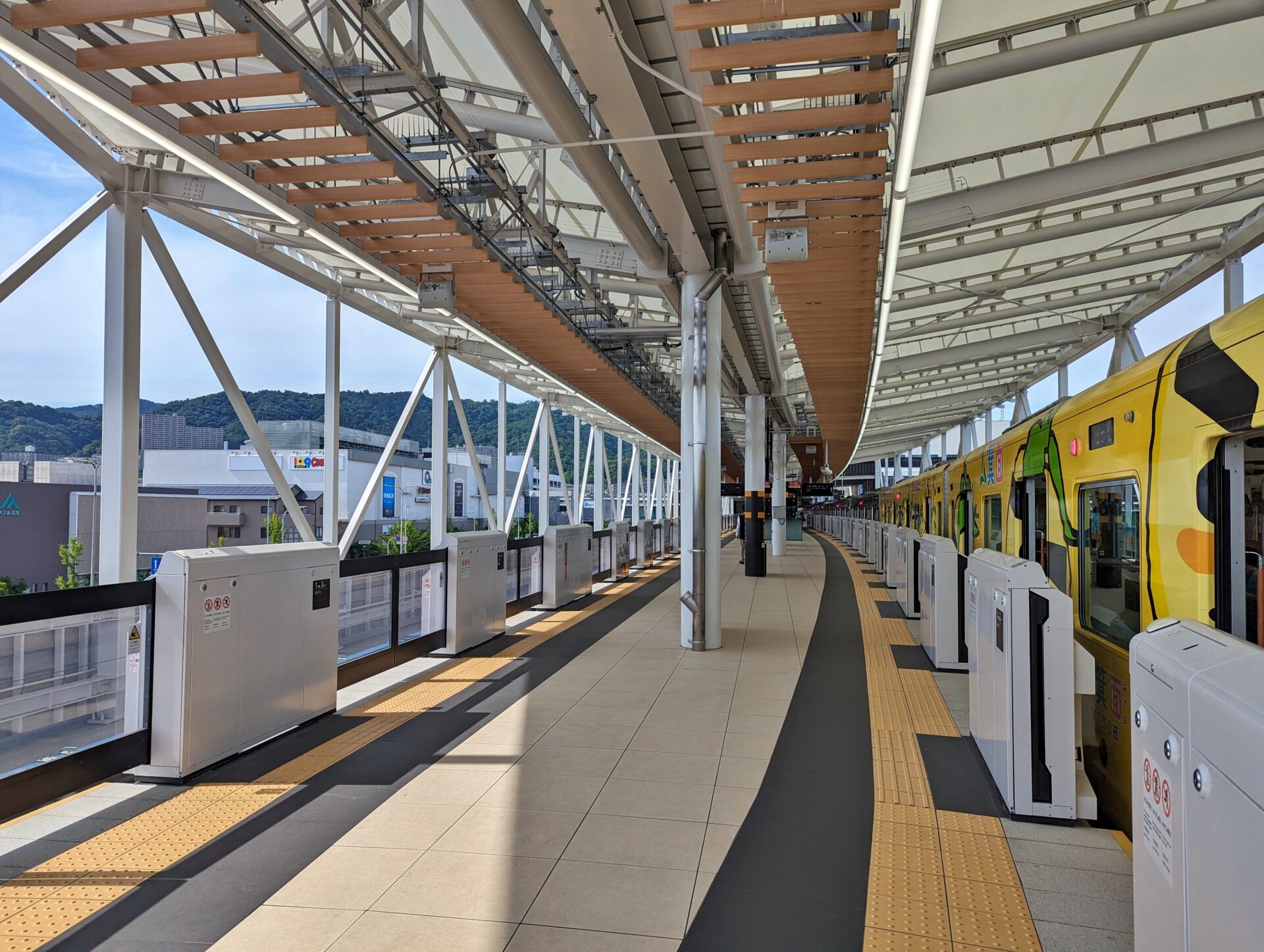 箕面萱野駅—2024年3月開業！北大阪急行の新たな終着駅！大阪都心部へのアクセスが向上し、更なる発展に期待！ | オーサカレッド